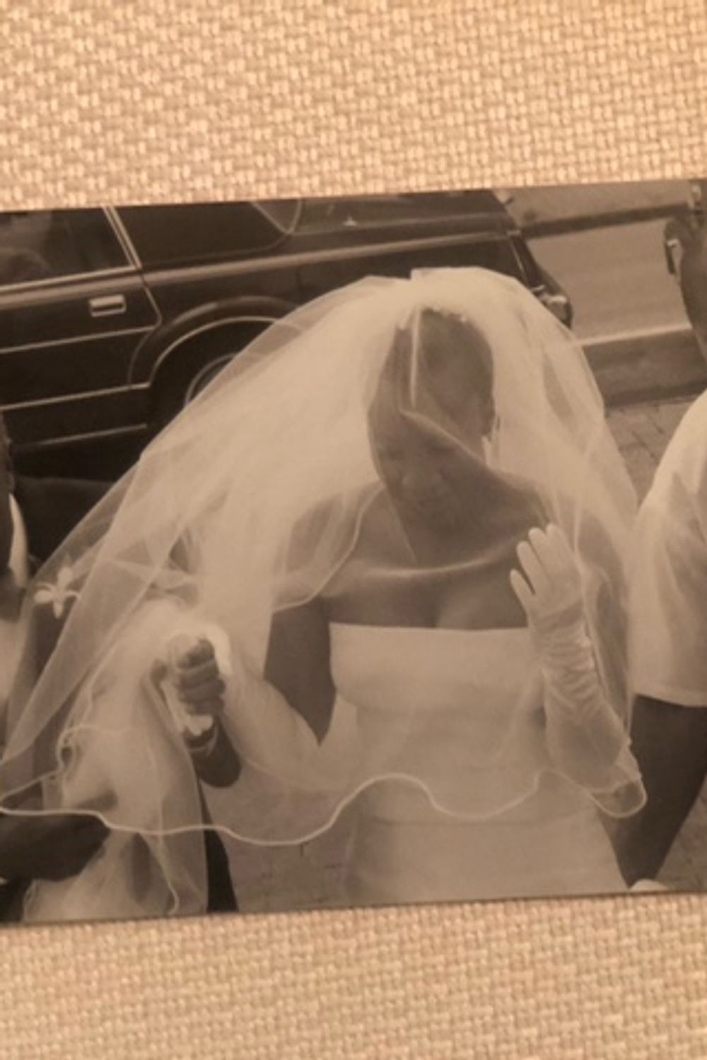 Sample Vera Wang Strapless, Classic, A-Line Wedding Dress