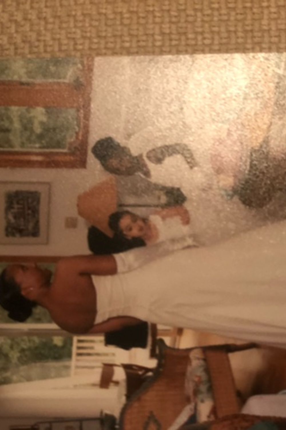 Sample Vera Wang Strapless, Classic, A-Line Wedding Dress